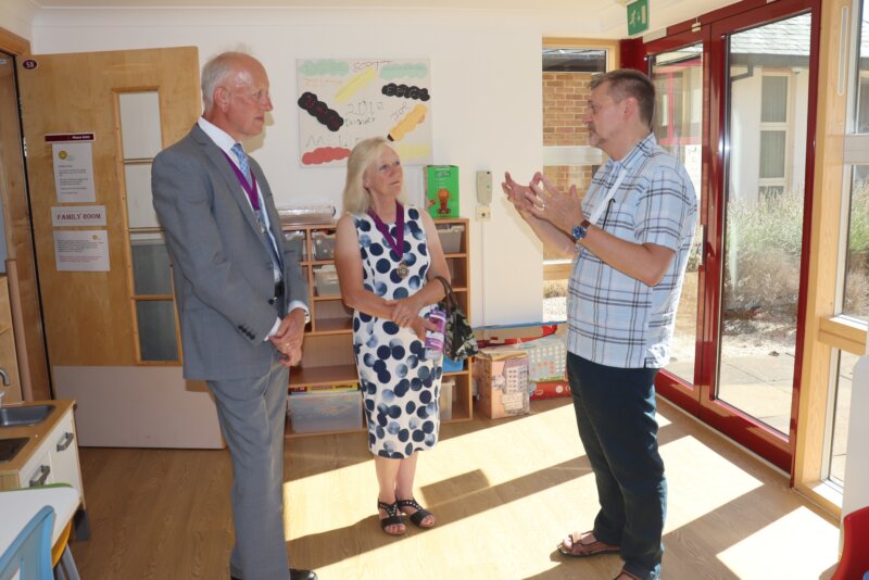 Deputy Mayor of Chelmsford opens Yo-Yo Gallery - Farleigh Hospice